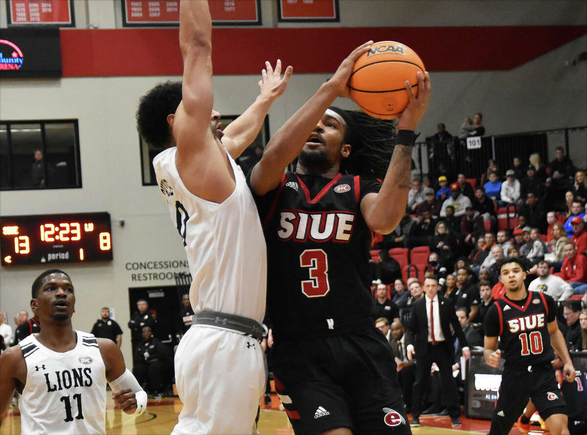 SIUE continues to roll; breaks program Division I win record