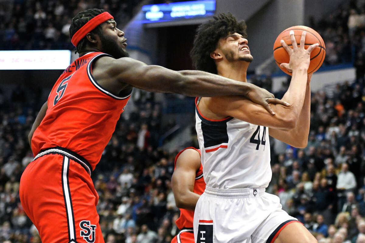 UConn coach Dan Hurley disappointed in performance vs. St. John's