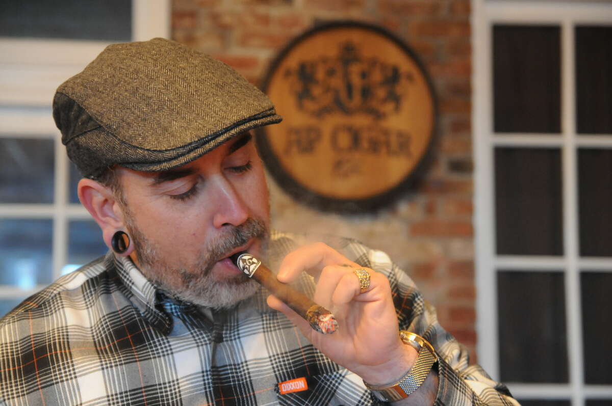 Weller says wait was worth it for his Alton cigar store