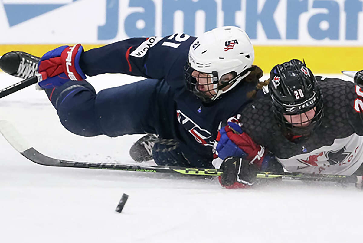 Joy Dunne helps US skate to bronze medal at U18 World Championships