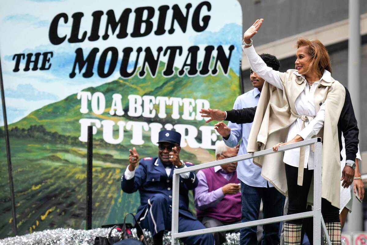 Houston celebrates MLK Day with Black Heritage Society parade