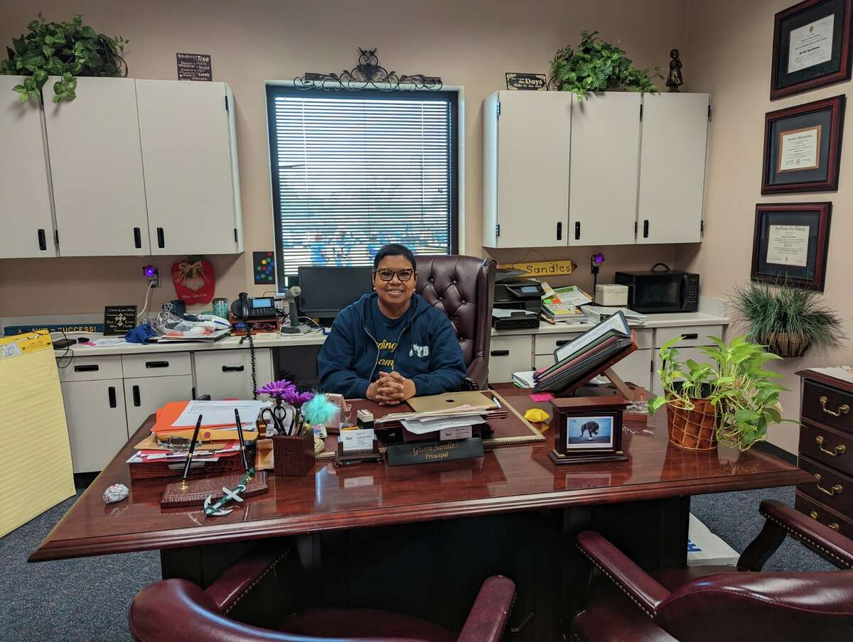 Mission Continues volunteers renovate Aleif ISD school over MLK break