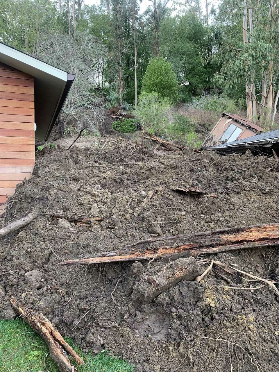 Mudslide wipes out one home, forces Berkeley Hills evacuations