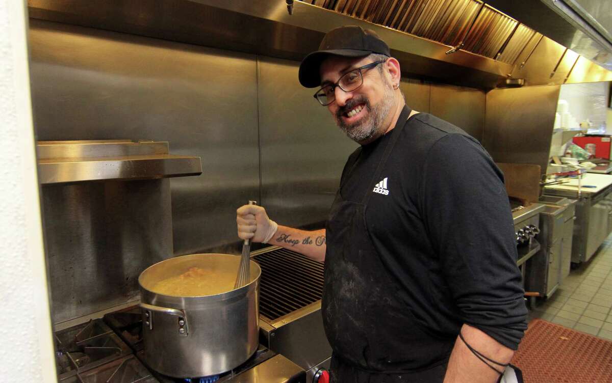 New Stamford restaurant 'Chickens Gone Wild' opens on Summer