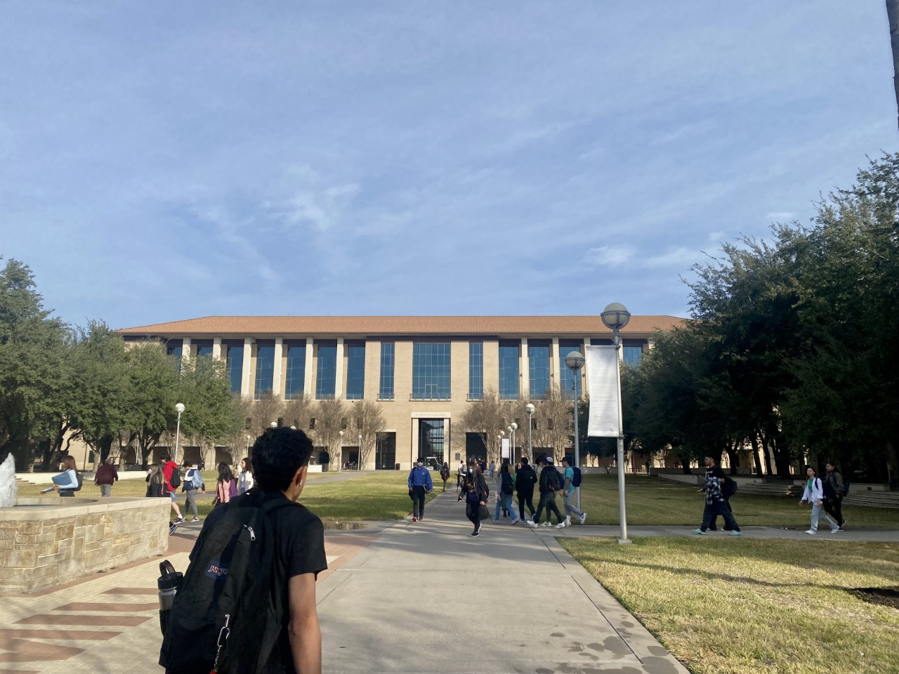 TAMIU announces early release, holiday closures for Memorial Day
