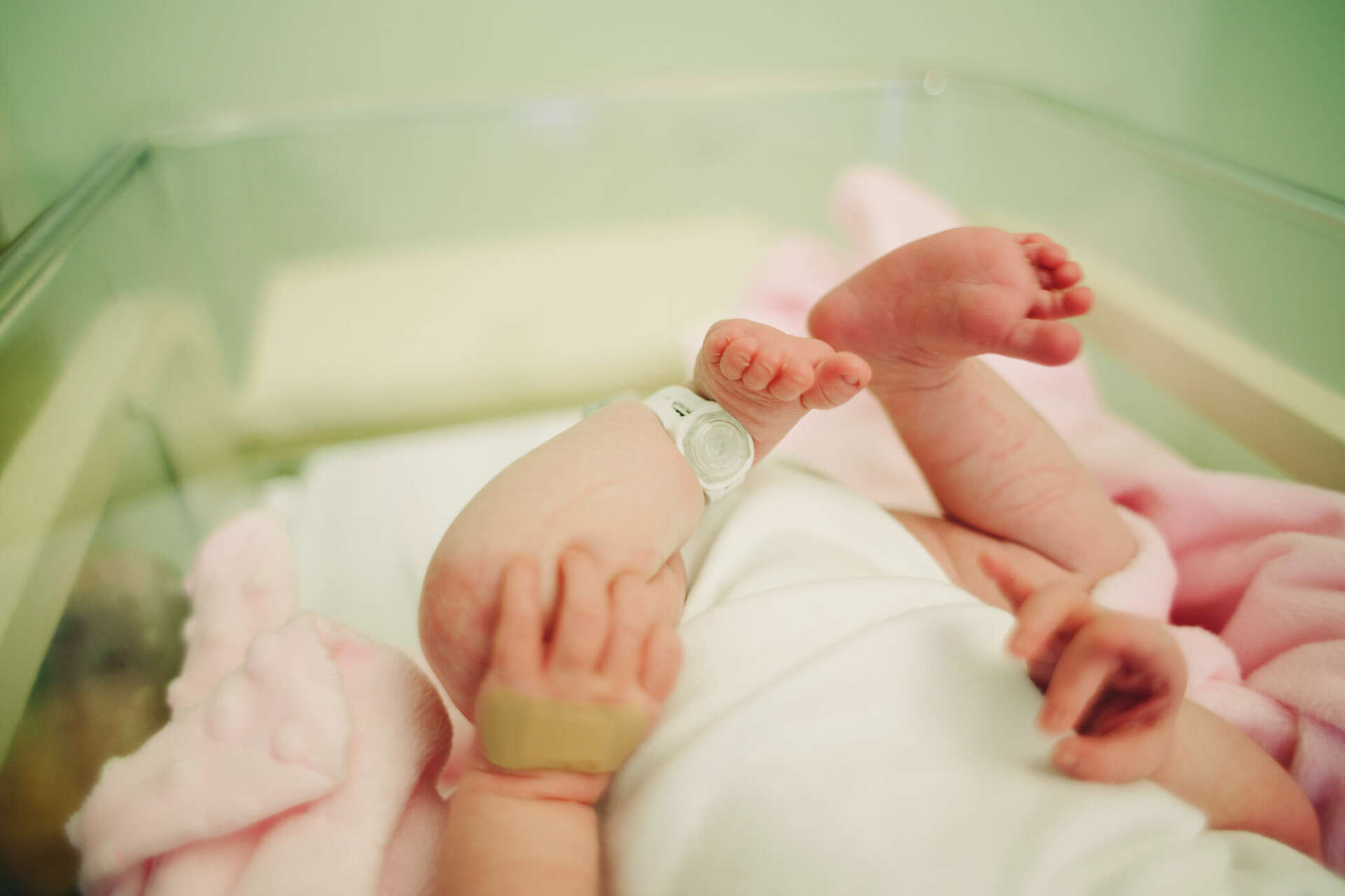 Houston meteorologist Rachel Briers gives birth to baby girl