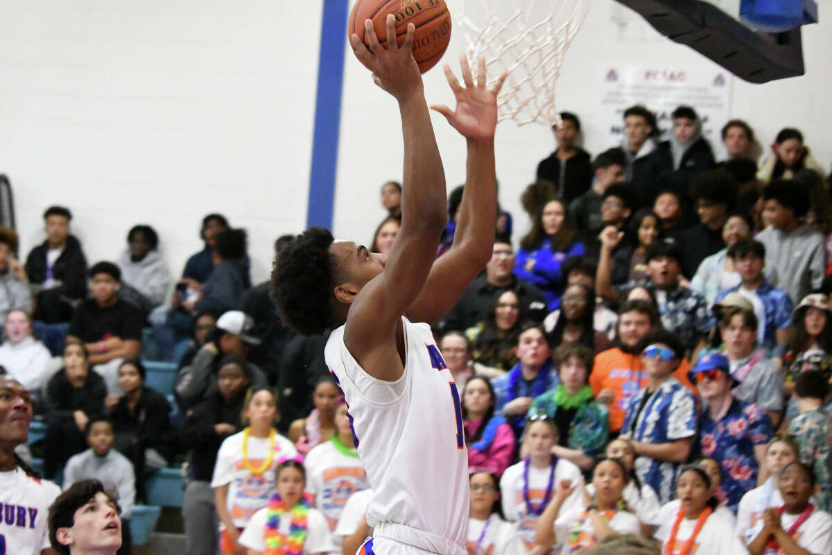 Danbury boys basketball defeats Staples, stays unbeaten.