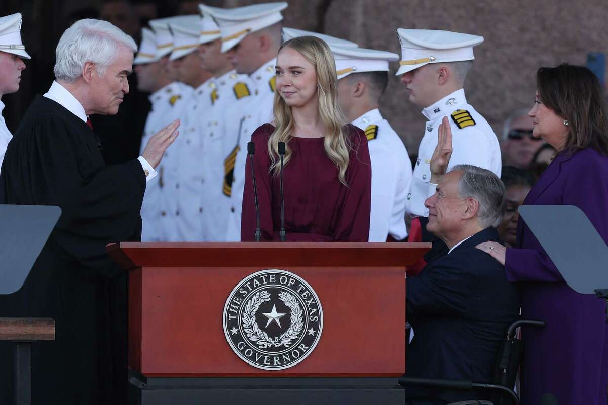 Gov. Greg Abbott sworn in for record-tying 3rd term