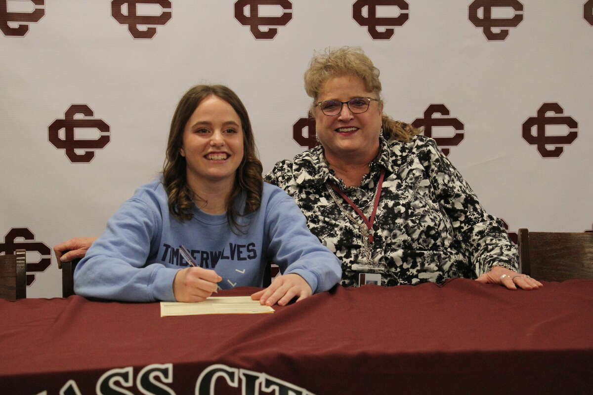 Cass City's Cuthrell signs with Northwood University to play softball