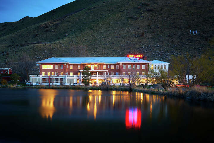 Oregon hot springs resort offers $20 day passes to soak