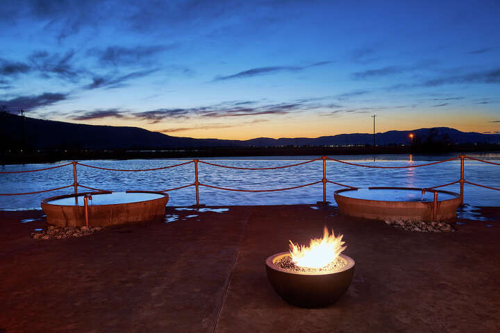 Oregon hot springs resort offers $20 day passes to soak