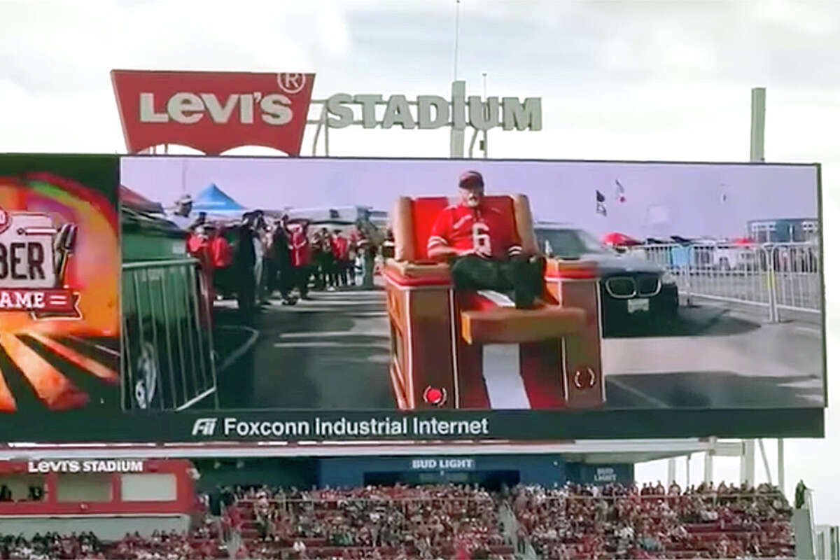 This 49ers fan defied his Cowboys-loving dad. Then he went viral.