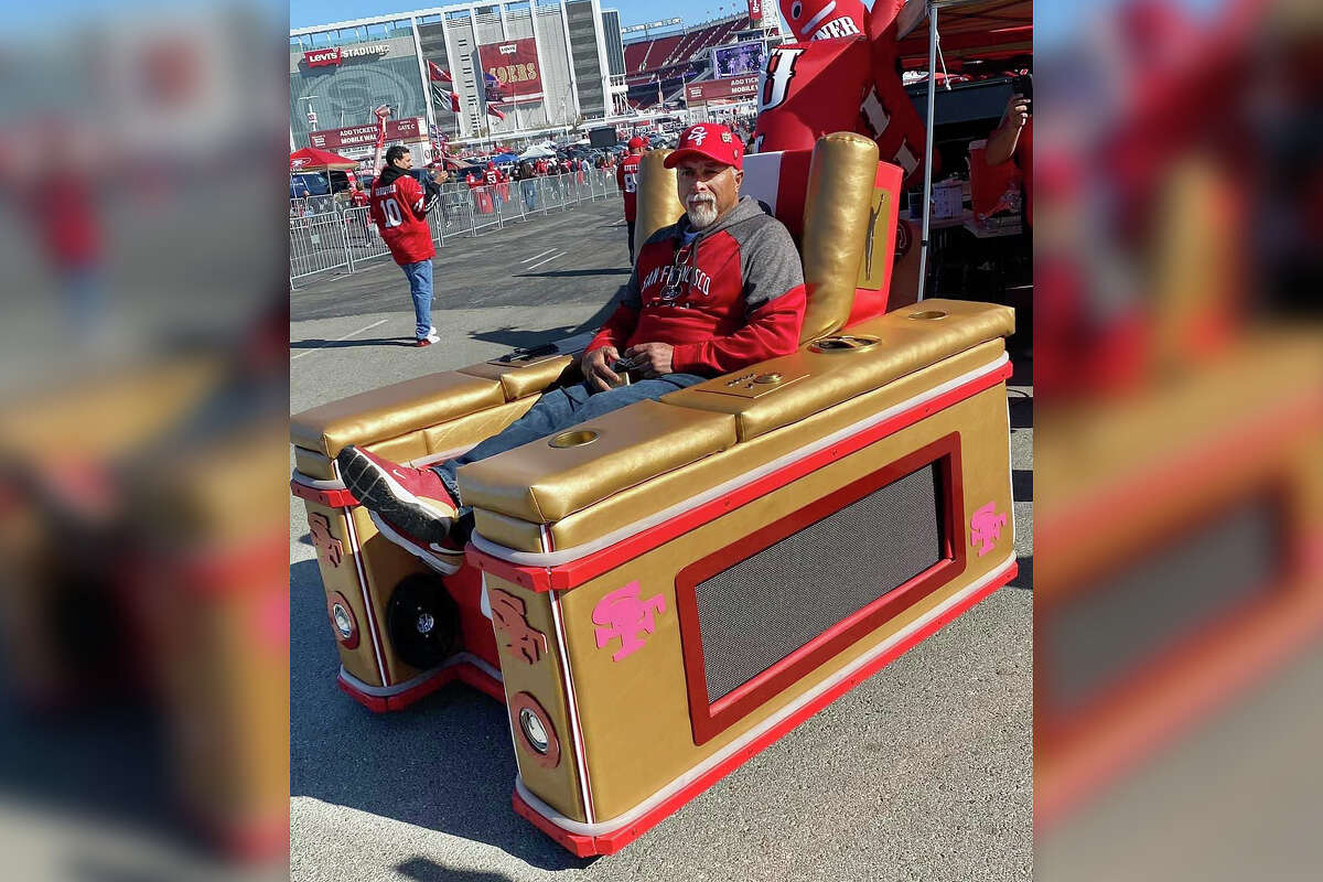 This 49ers fan defied his Cowboys-loving dad. Then he went viral.