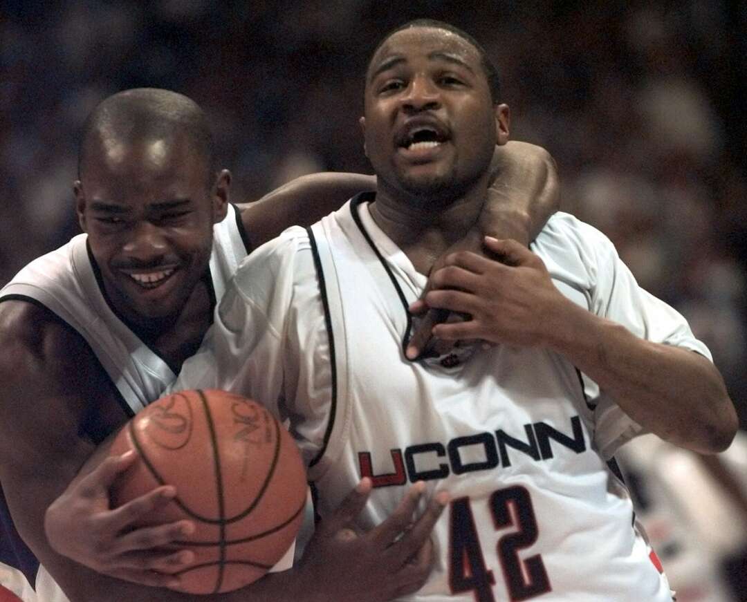 Khalid El-Amin earns long-sought UConn degree