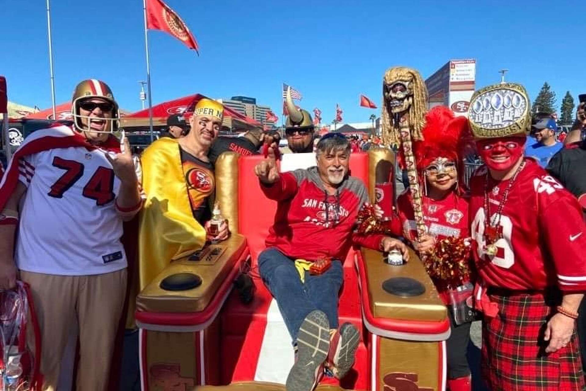 This 49ers fan defied his Cowboys-loving dad. Then he went viral.
