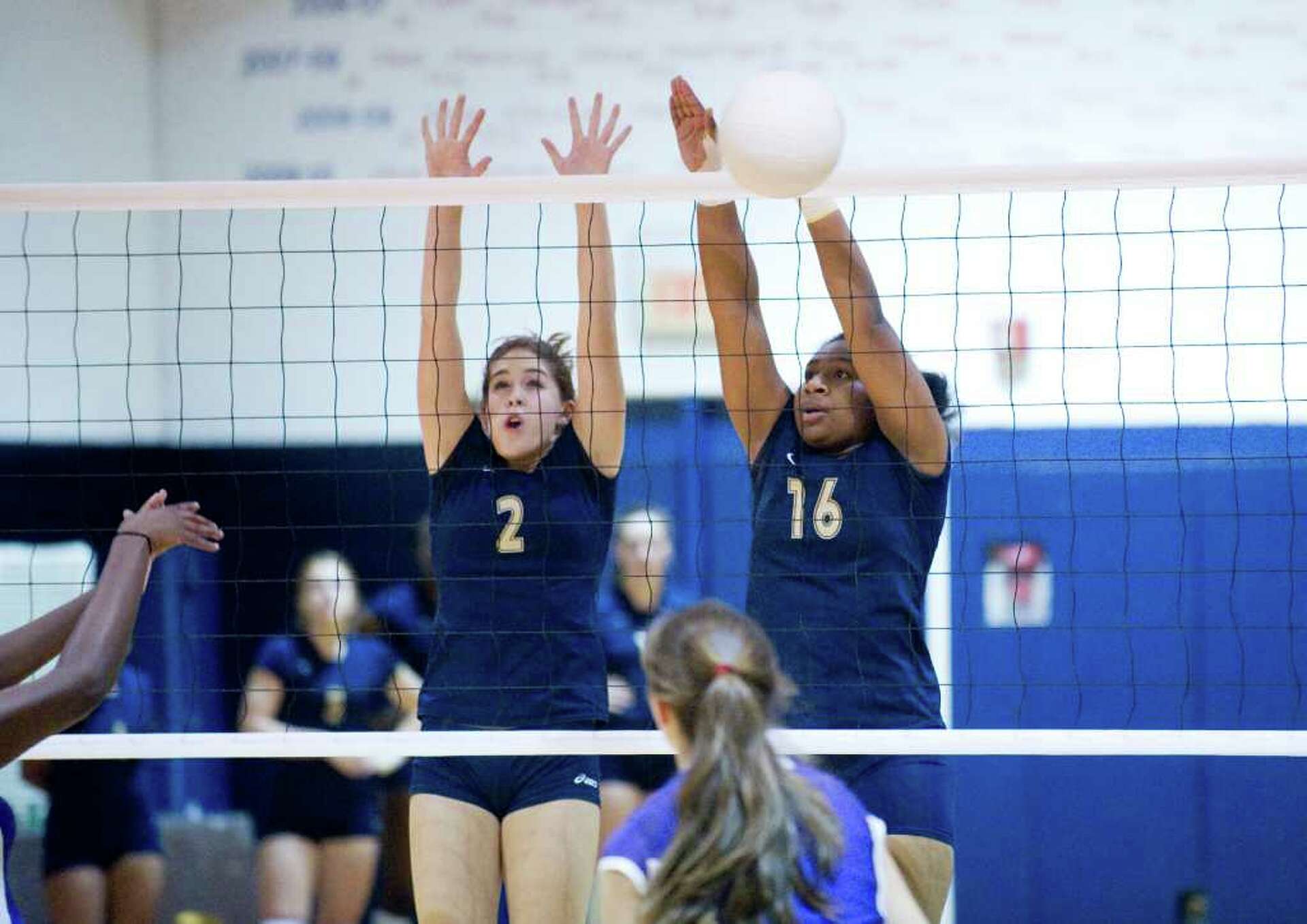 King volleyball falls to Masters
