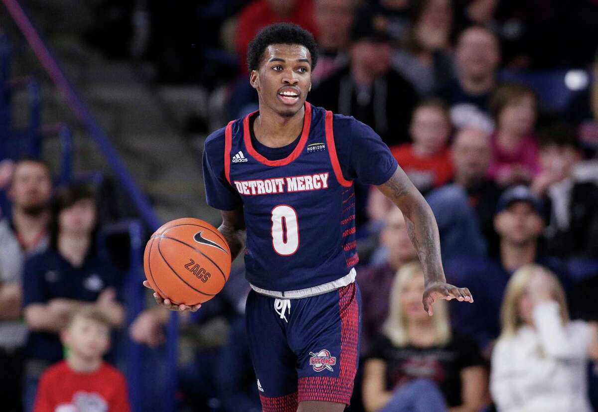 Ex Houstonian Antoine Davis rewrites NCAA record at Detroit Mercy