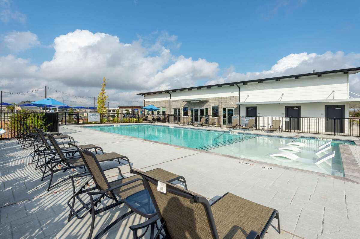 Developer brings apartment amenities to Texas RV resorts