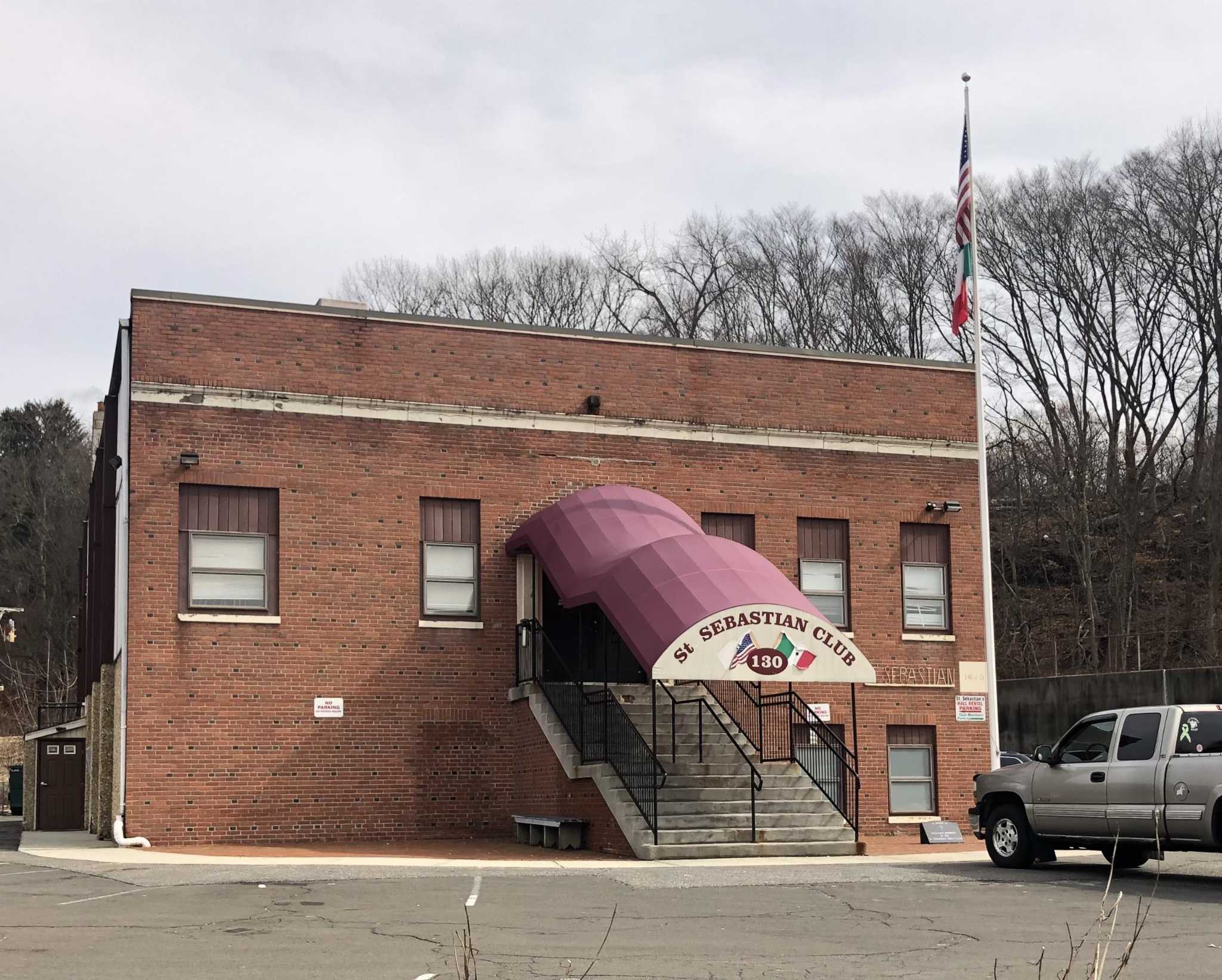 Man convicted of stealing from Ansonia club dies before sentencing