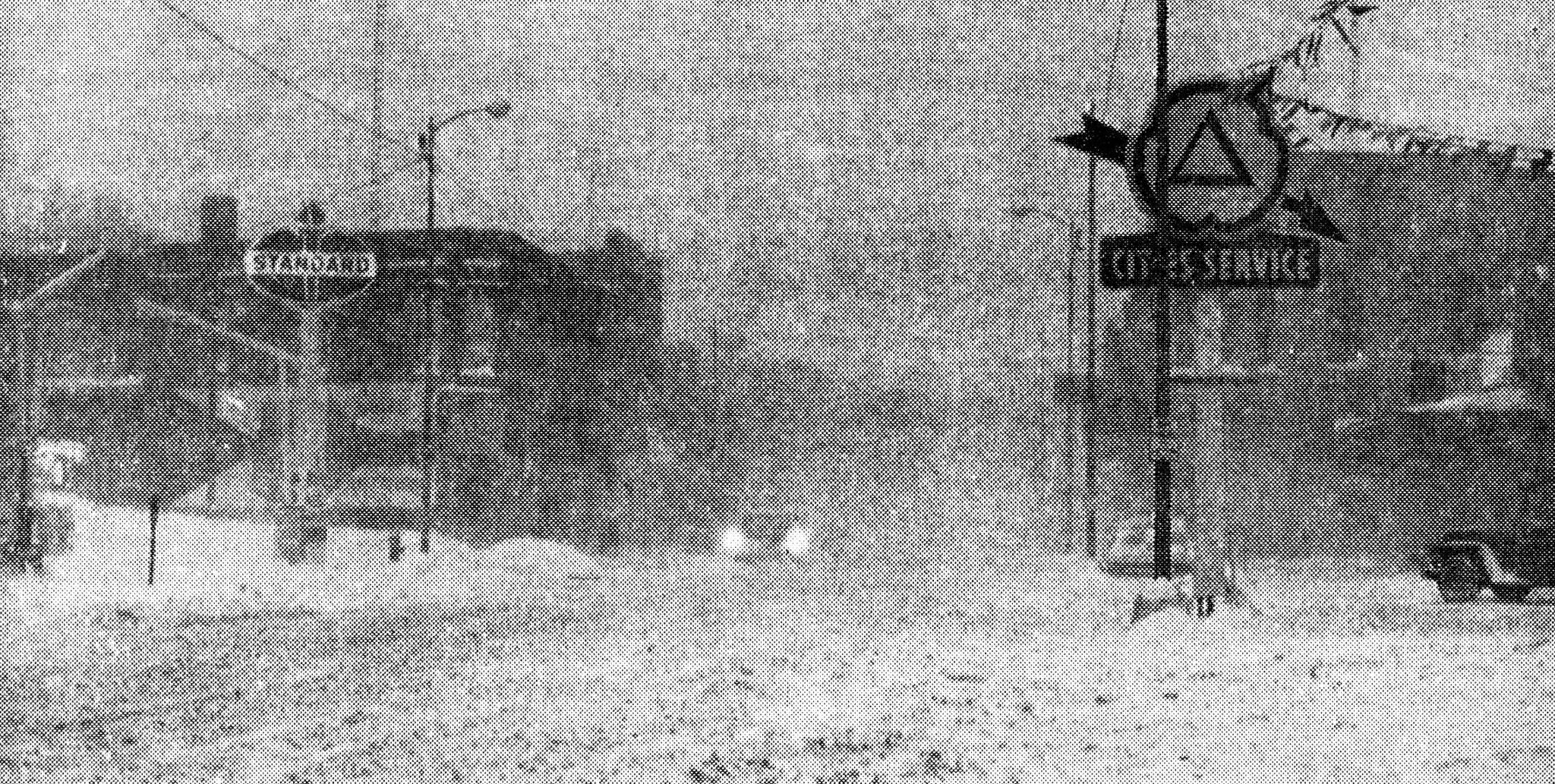 Manistee Digging Out After Blizzards 40 Mph Winds 7 Inches Of Snow