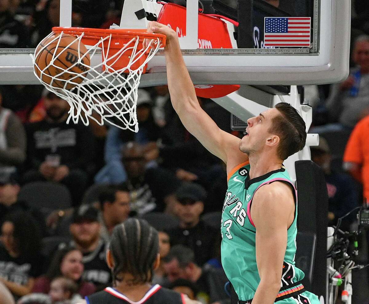 San Antonio Spurs fall to Kawhi Leonard's Los Angeles Clippers