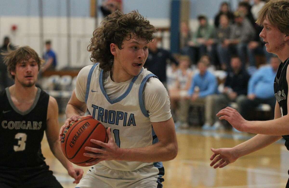 Zack Evans scores 25 points as West Central beats Triopia in a wild one