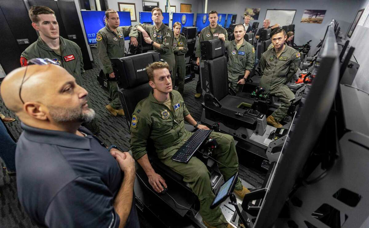 Speedier Air Force pilot training leans on tech — but the human brain is still key