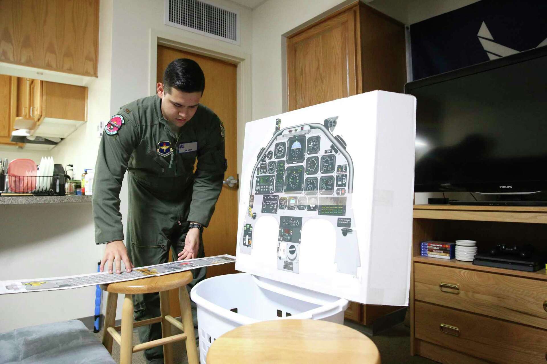 Speedier Air Force pilot training leans on tech — but the human brain ...