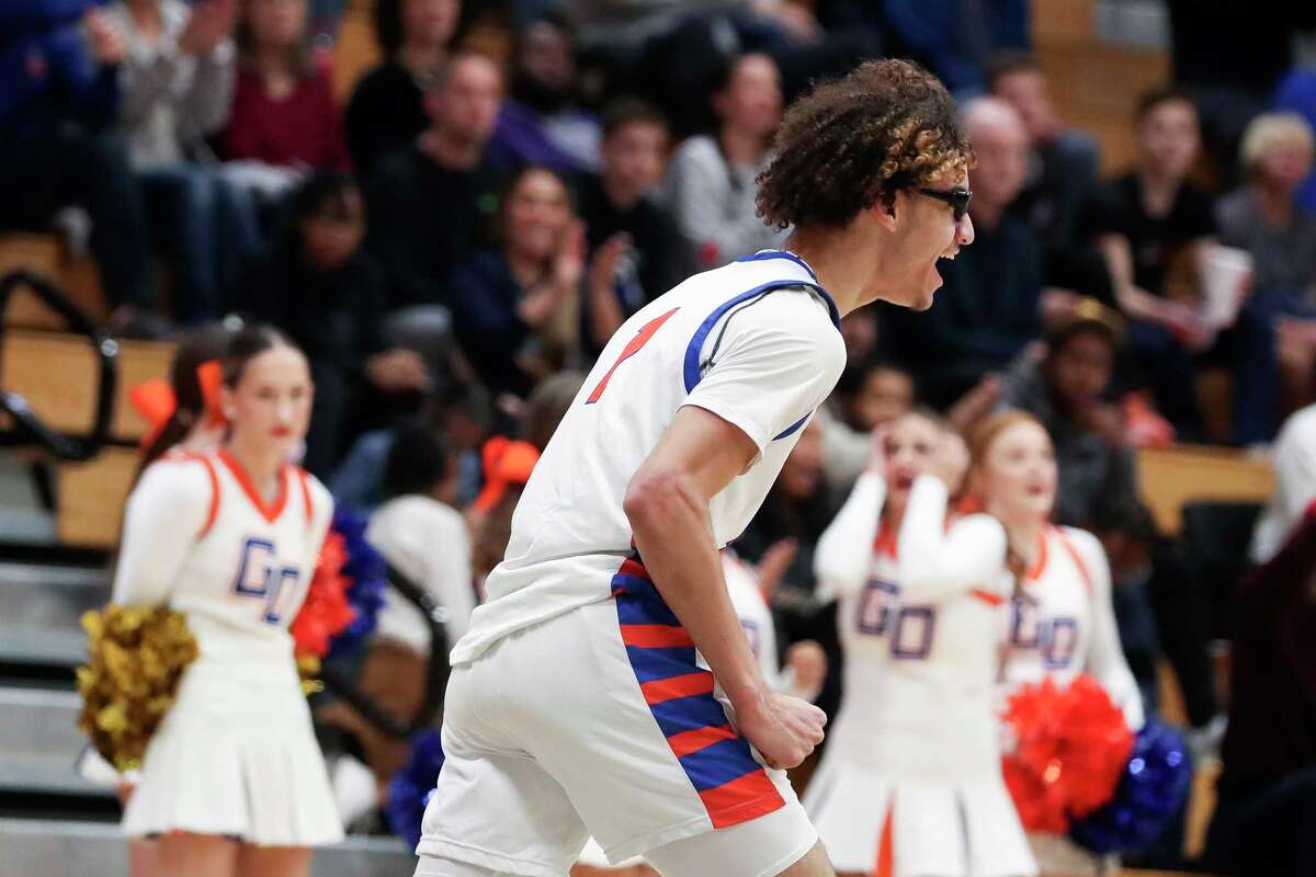 Lewis, Grand Oaks handle The Woodlands, force four-way tie for 1st