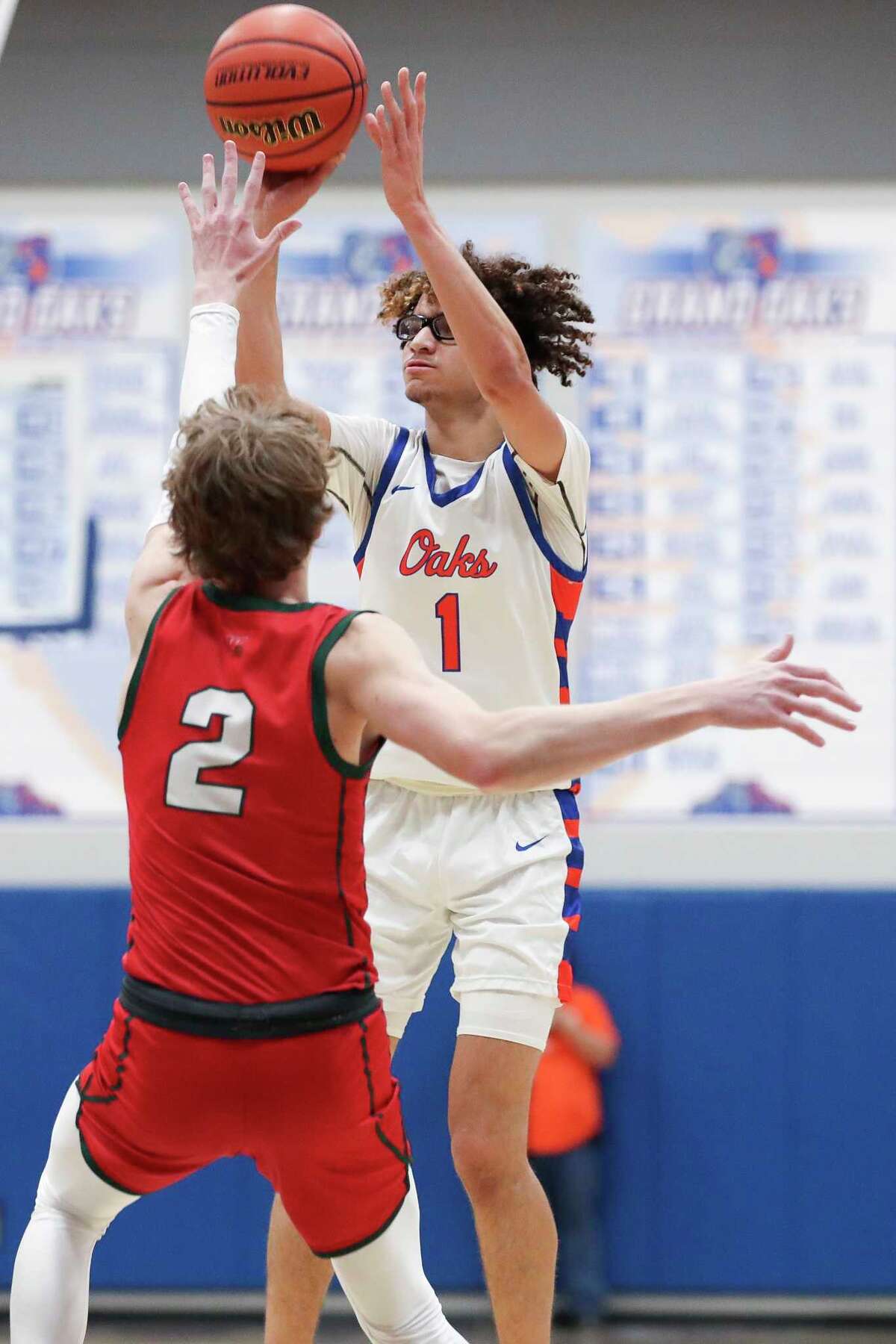 Lewis, Grand Oaks handle The Woodlands, force four-way tie for 1st