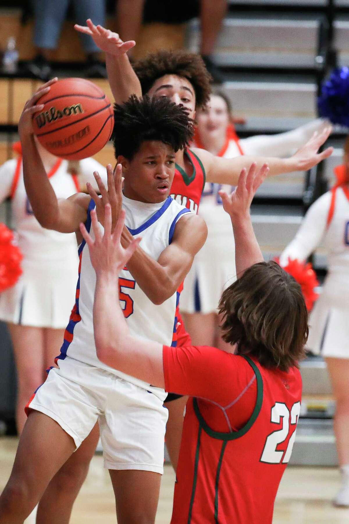 Lewis, Grand Oaks handle The Woodlands, force four-way tie for 1st