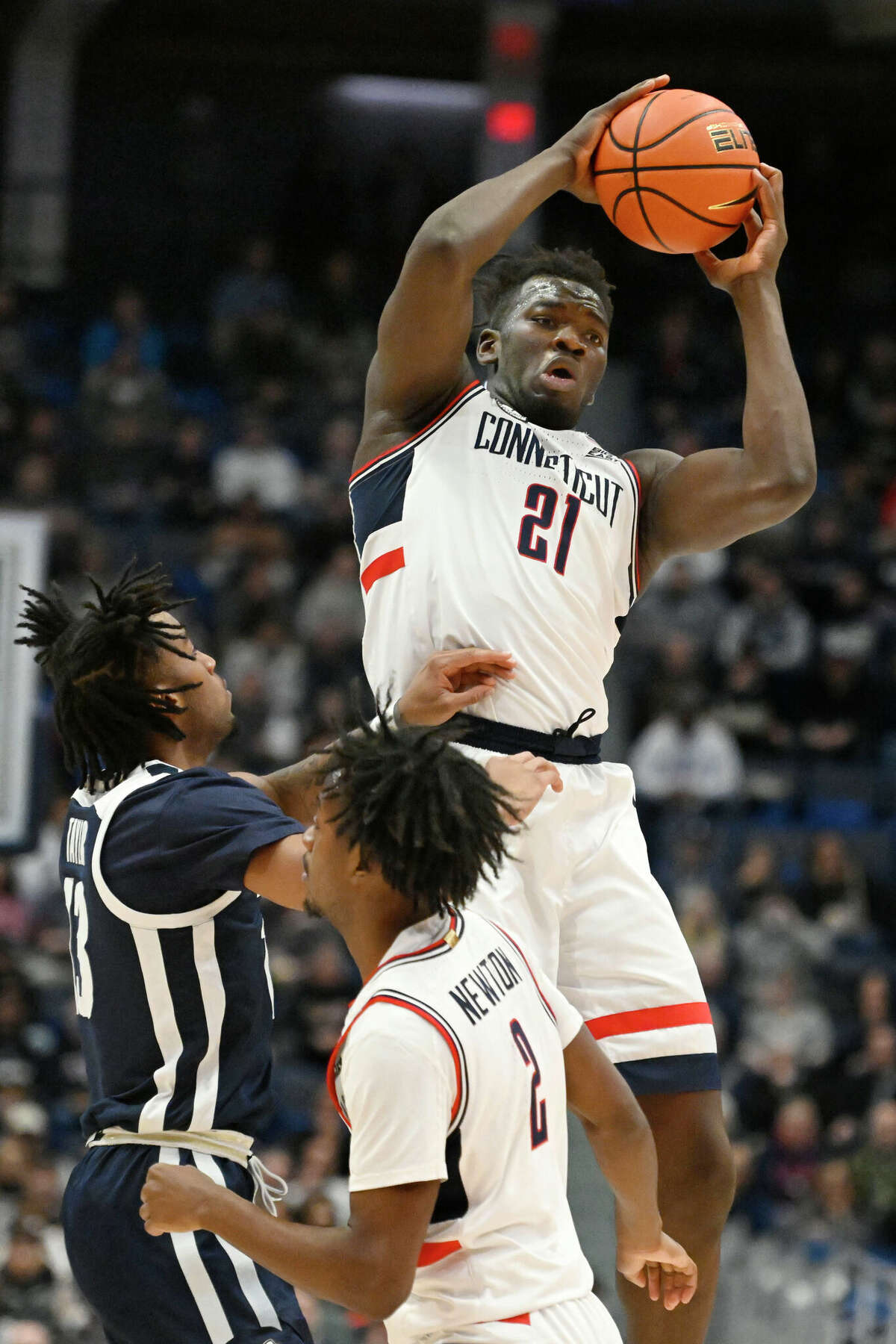 UConn men roll to 30-point win over Butler with Dan Hurley back