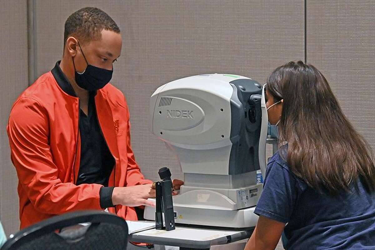 CFISD, Houston Health Dept. partner to give students free eye care