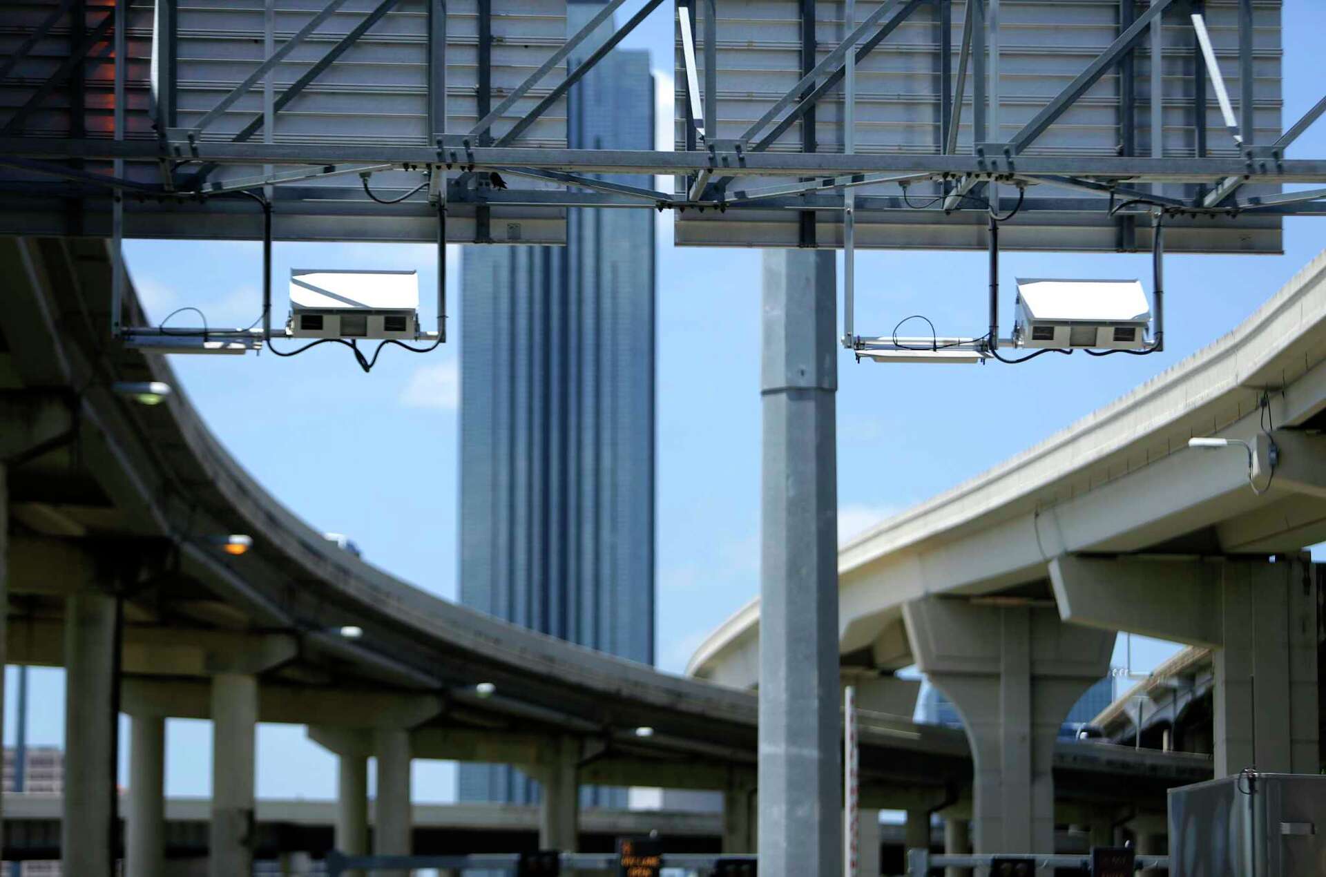 Harris County tolls to drop 10 percent, commissioners OK HCTRA system
