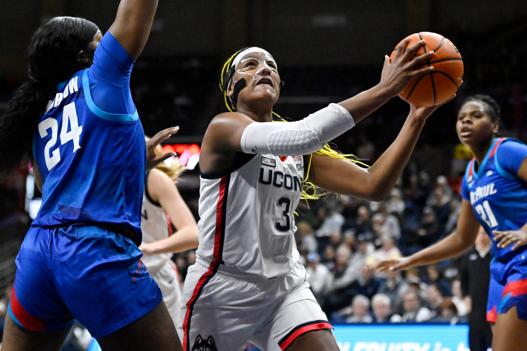 UConn's Aaliyah Edwards creating All-American resume