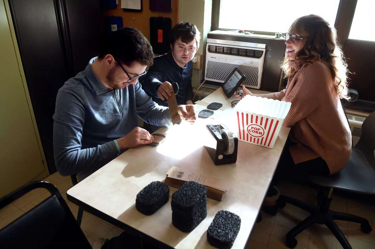 Amity students learn work, life skills while aiding CT business