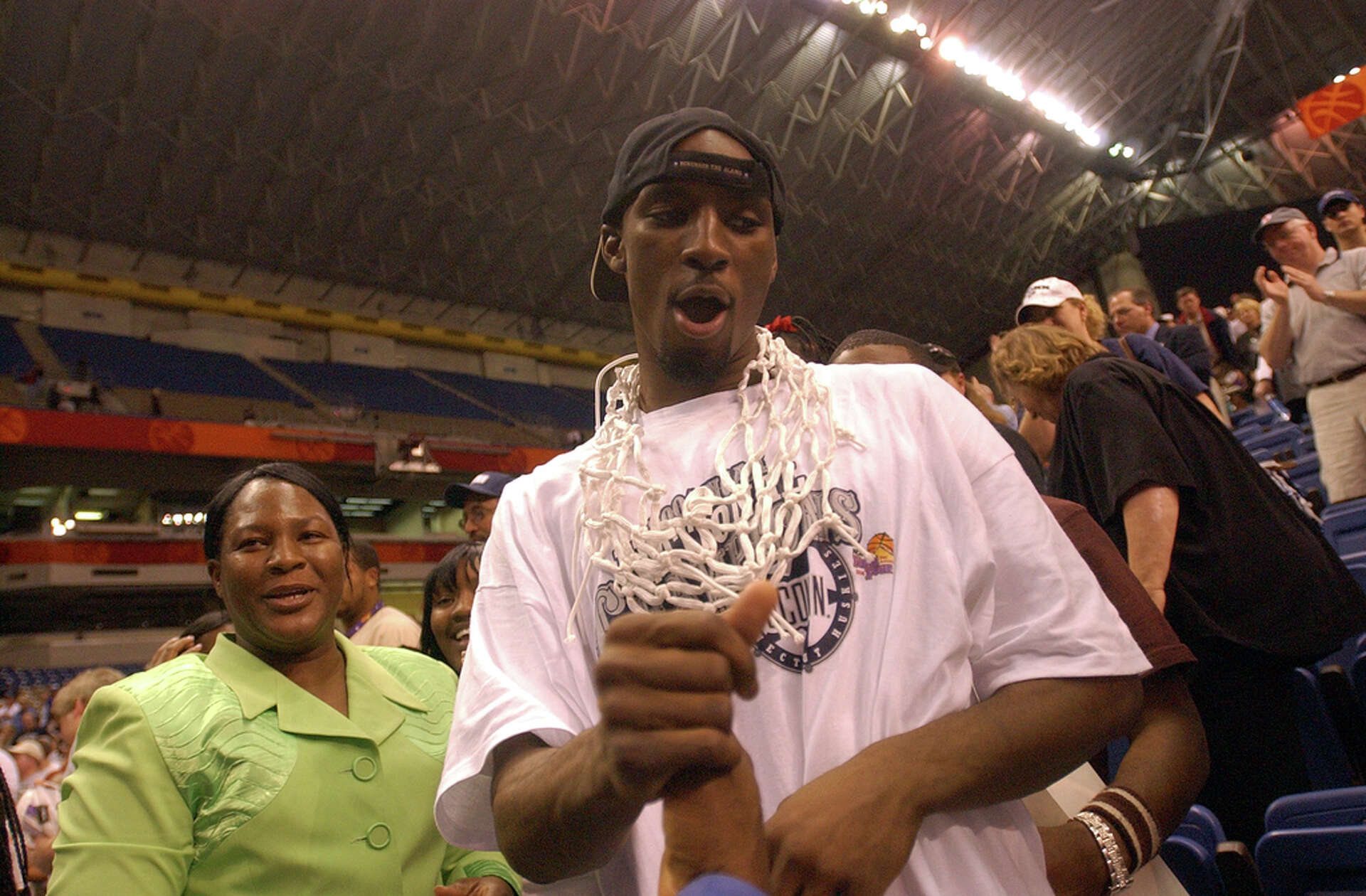 UConn men's basketball inducts Ben Gordon into Huskies of Honor