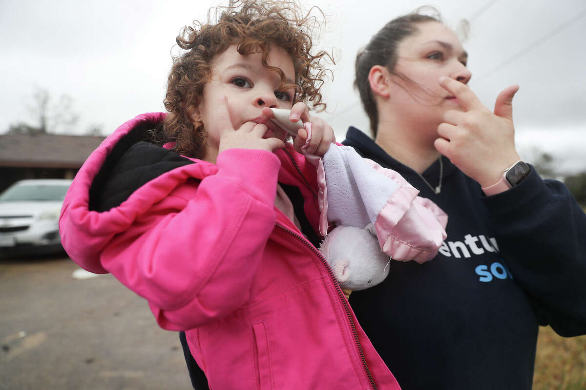 Houston tornado leaves path of destruction through Pasadena, Deer Park