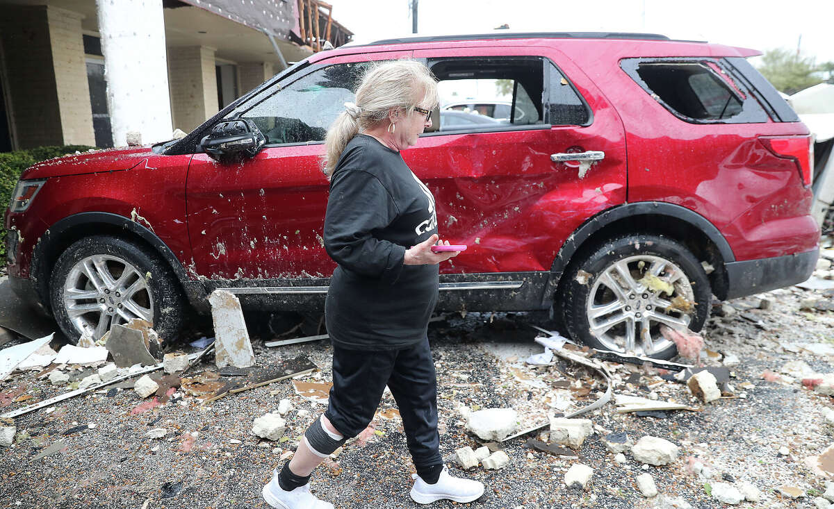 Houston tornado leaves path of destruction through Pasadena, Deer Park