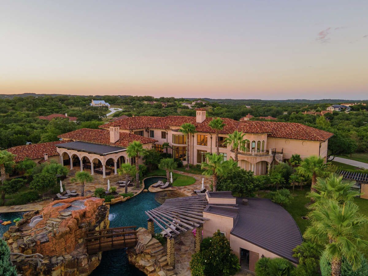 Tony Parker takes mansion with its own water park off the market