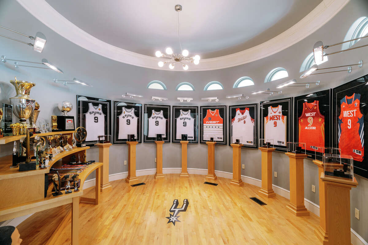 Tony Parker takes mansion with its own water park off the market