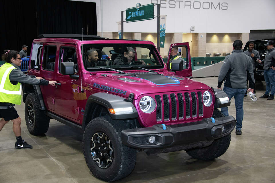 2023 Houston Auto show debuts with raft of new-model cars