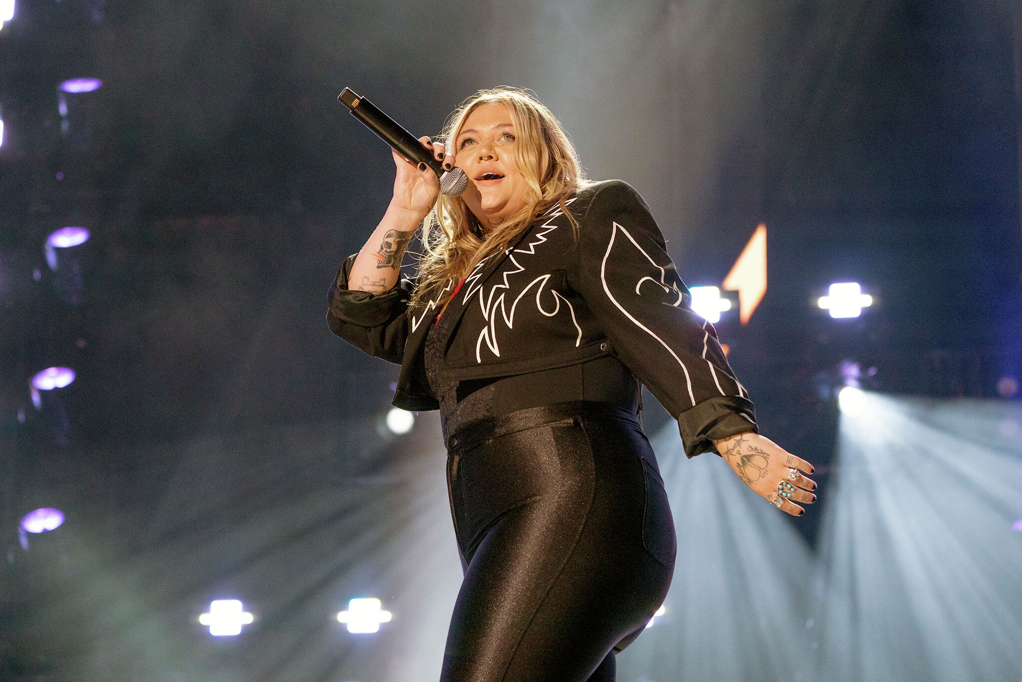 Elle King settles in Nashville as a mom, country singer