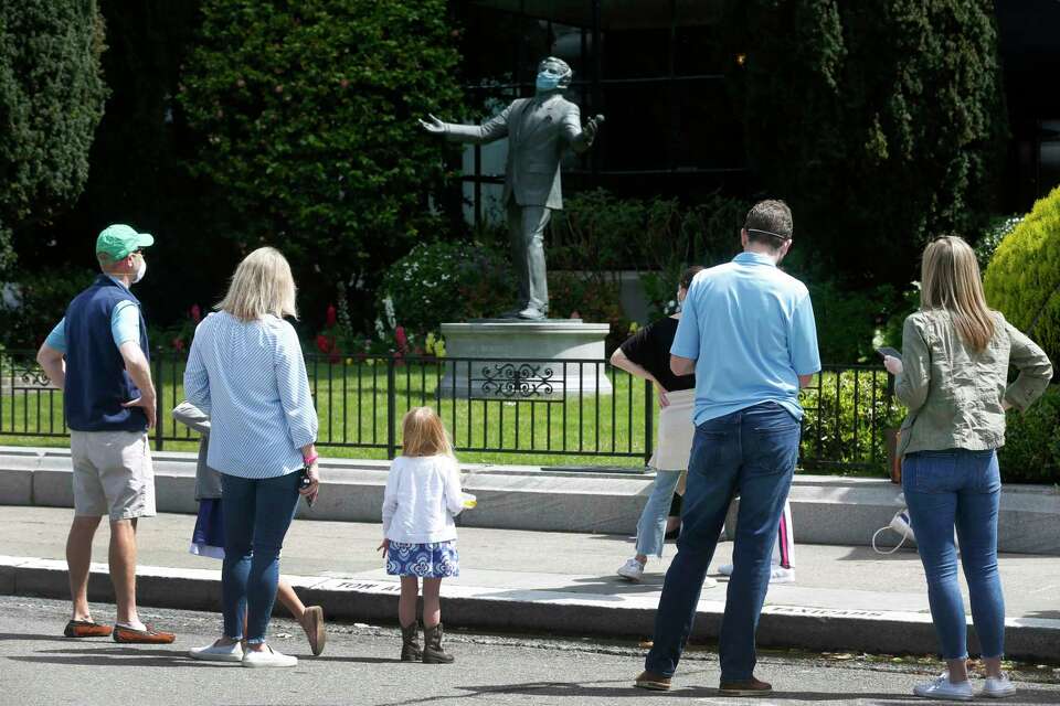 Bruce Wolfe, Bay Area artist who sculpted Tony Bennett, Clint Eastwood ...