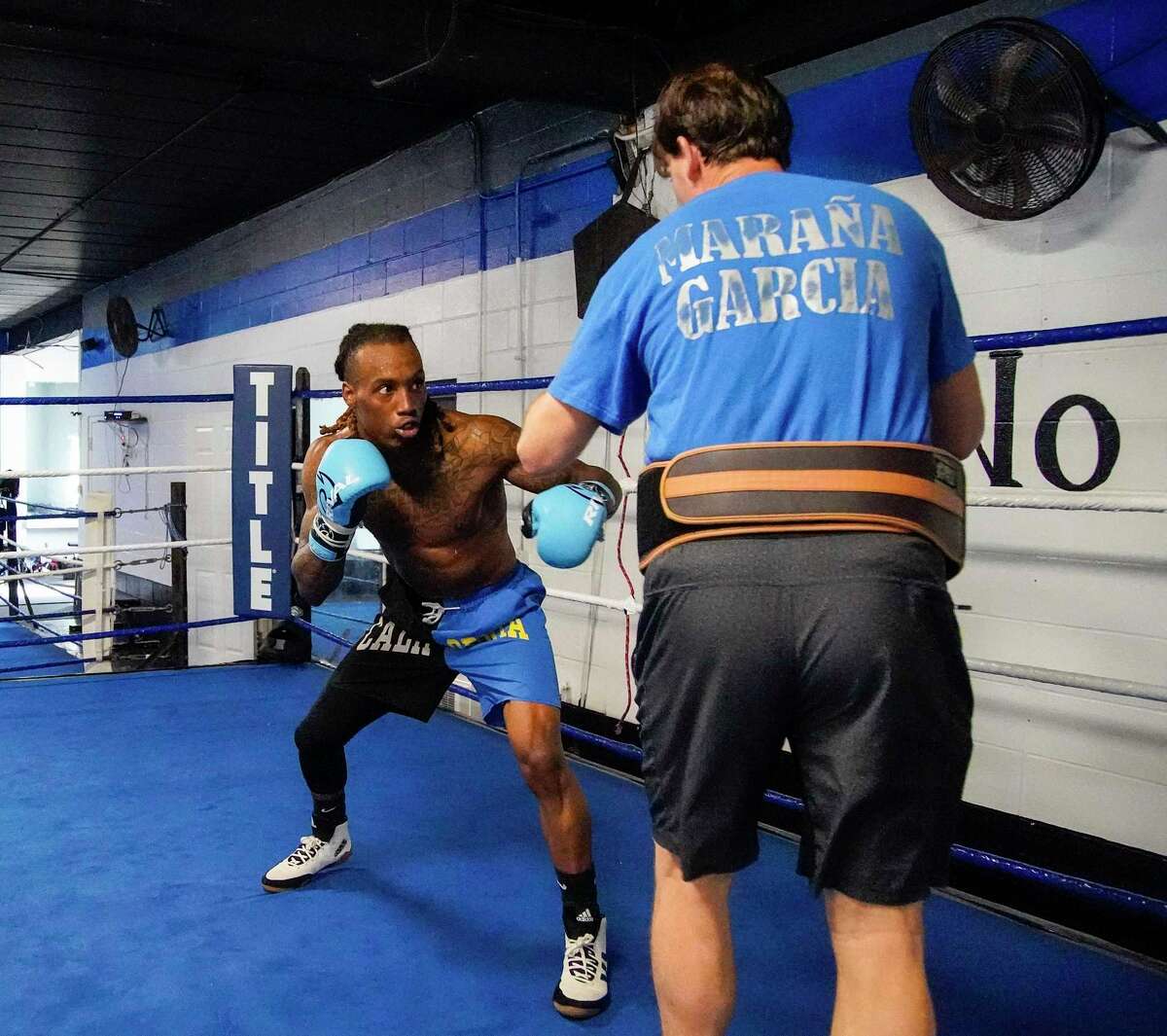 Boxer O'Shaquie Foster's long road from Orange to Houston