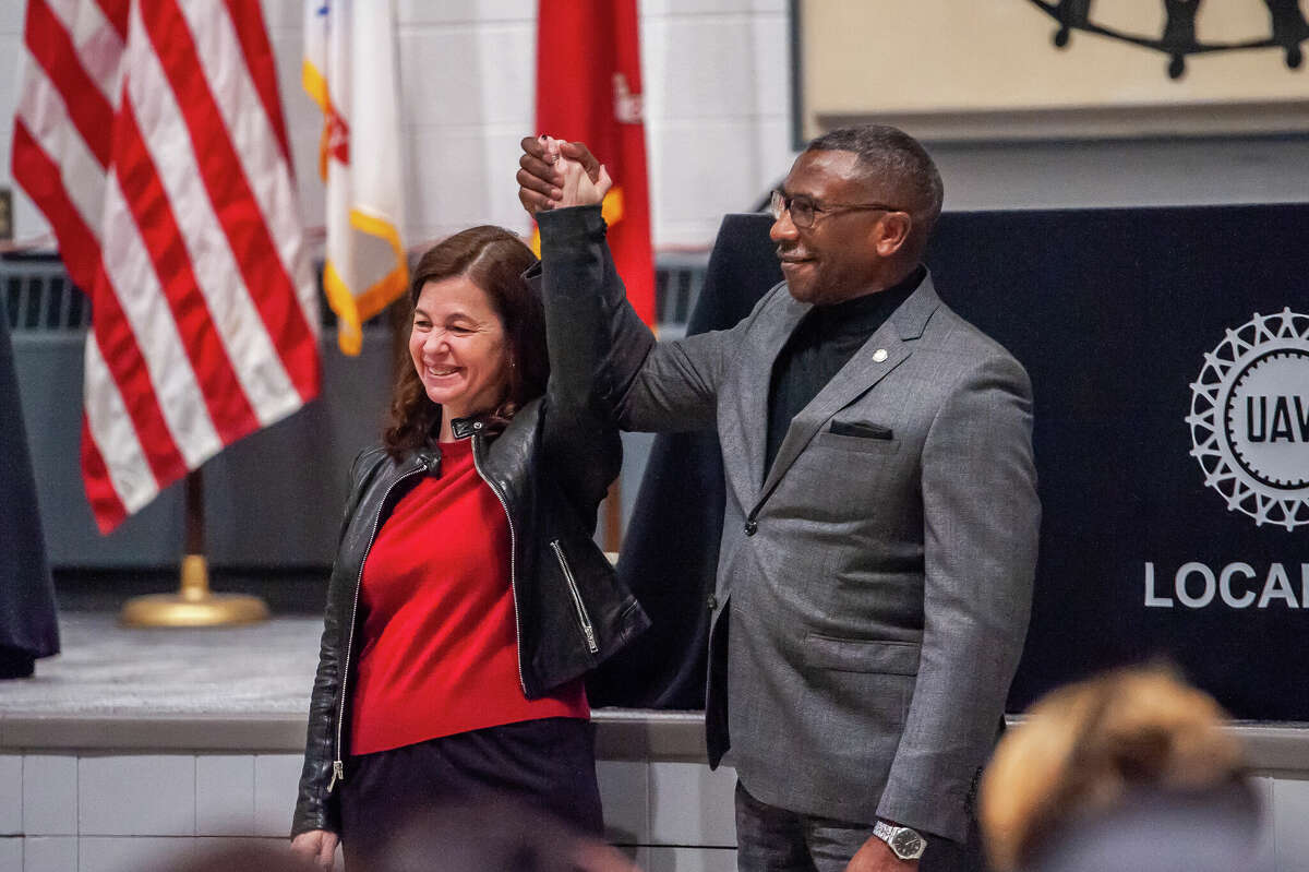 Gov. Whitmer visits Saginaw UAW, discusses Lowering MI Costs