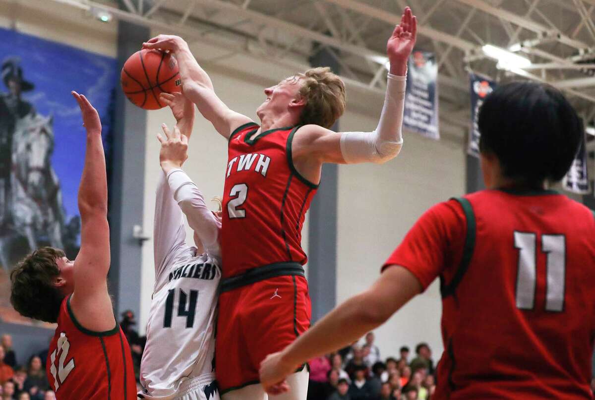 Drake Kelley, defense spur College Park's rout of The Woodlands
