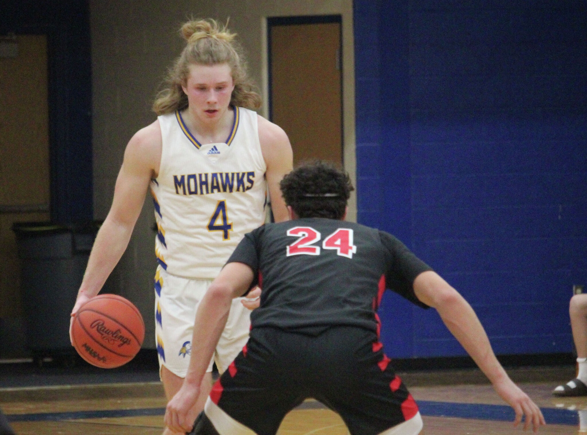 Zade Garrett scored 21 points while Devin Garbow added 14
