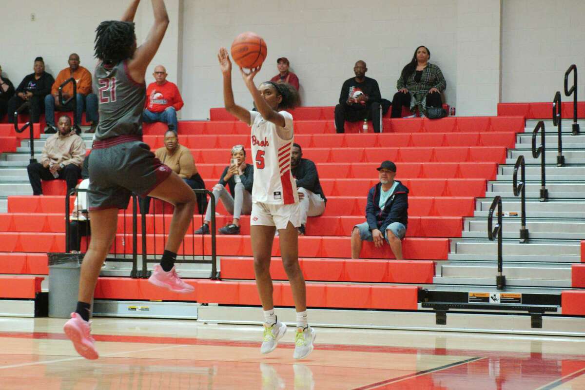 Girls basketball: Clear Brook Wolverines top Clear Creek Wildcats