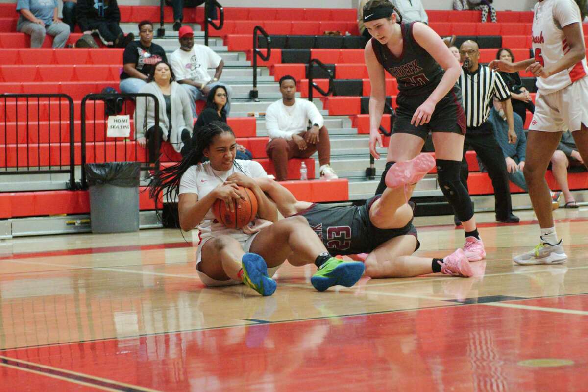 Girls basketball: Clear Brook Wolverines top Clear Creek Wildcats